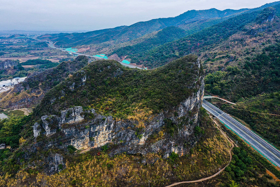 Expressways drive China into a prosperous future