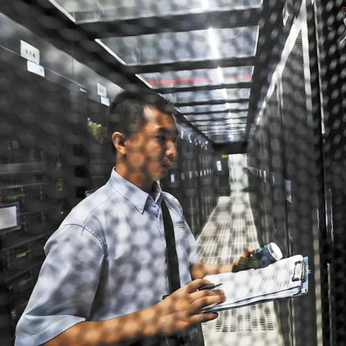 Lake water tames data center heat